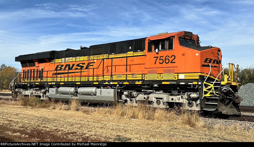 BNSF 7562 - Bad order